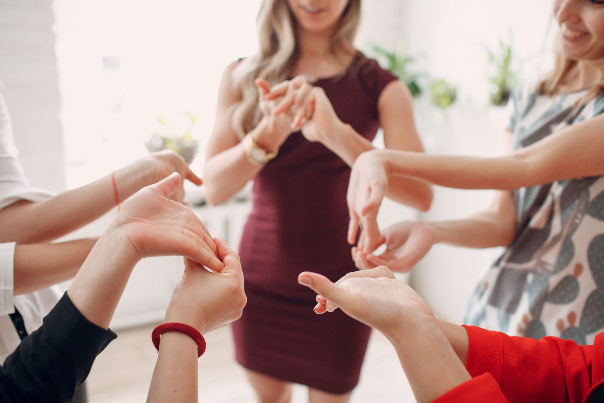 💡10 icebreakers pour briser la glace en réunion & séminaire